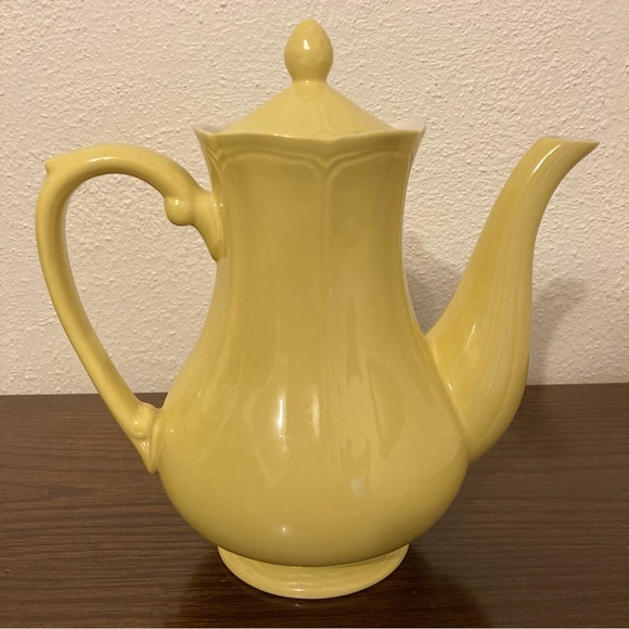 Federalist Ironstone | Kitchen | Buttercup Federalist Ironstone Yellow ...